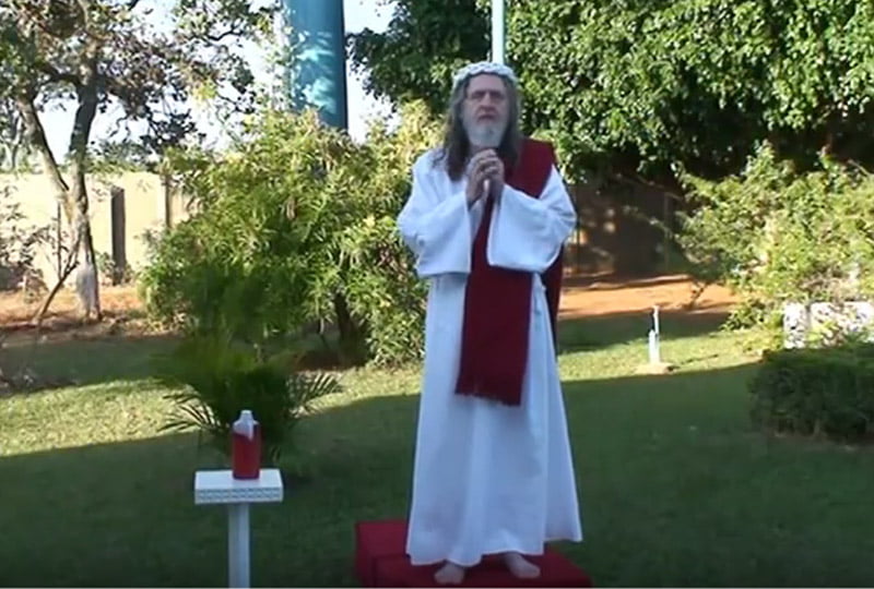 INRI CRISTO anuncia o fim deste mundo caótico